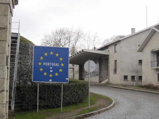 REPORTAGEM: Covid-19: Na fronteira entre Tui e Valença só passam ...