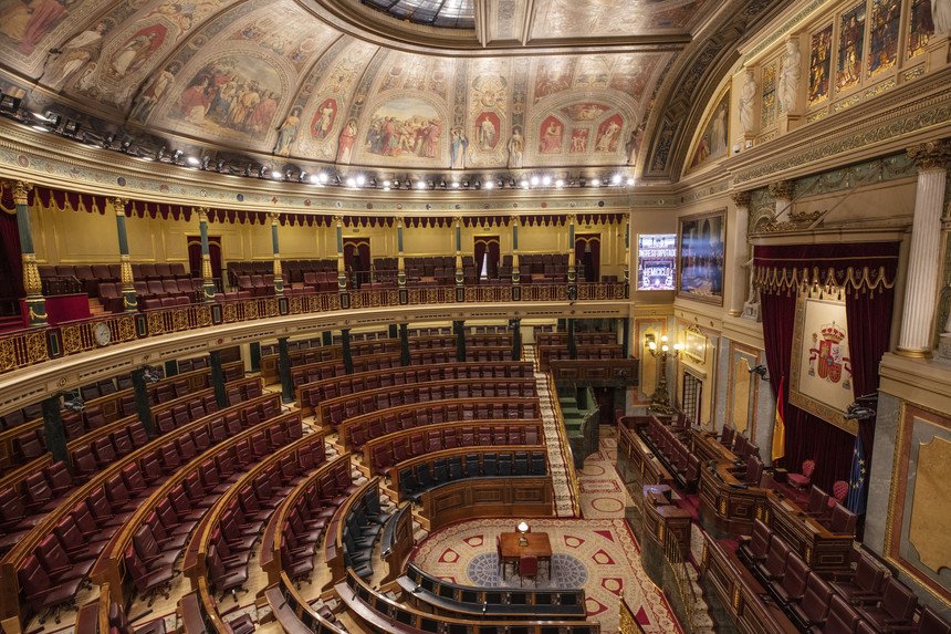 Covid-19: Parlamento espanhol autoriza prolongamento do estado de ...